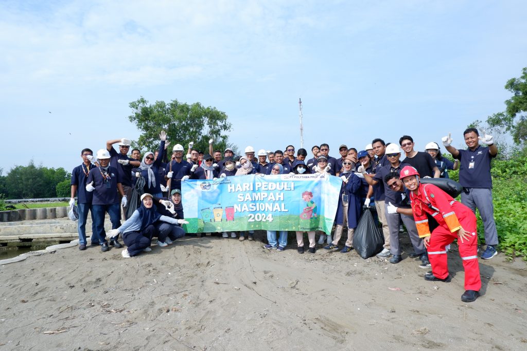 Polytama Held Jumat Bersih to Celebrate HPSN 2024 – PT Polytama Propindo